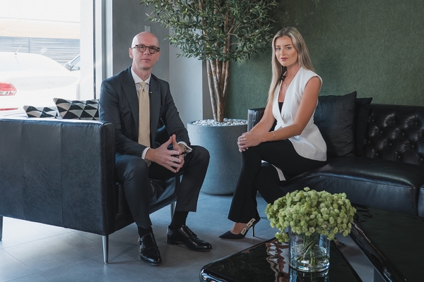 Jessica Eaton: Agent in the Spotlight | haus & haus | haus & haus